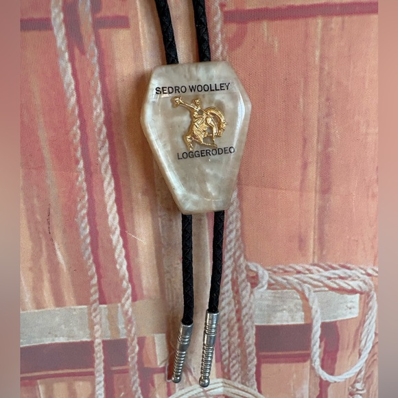 Vintage | Accessories | Vintage Western Bolo Tie Resin Slide ...